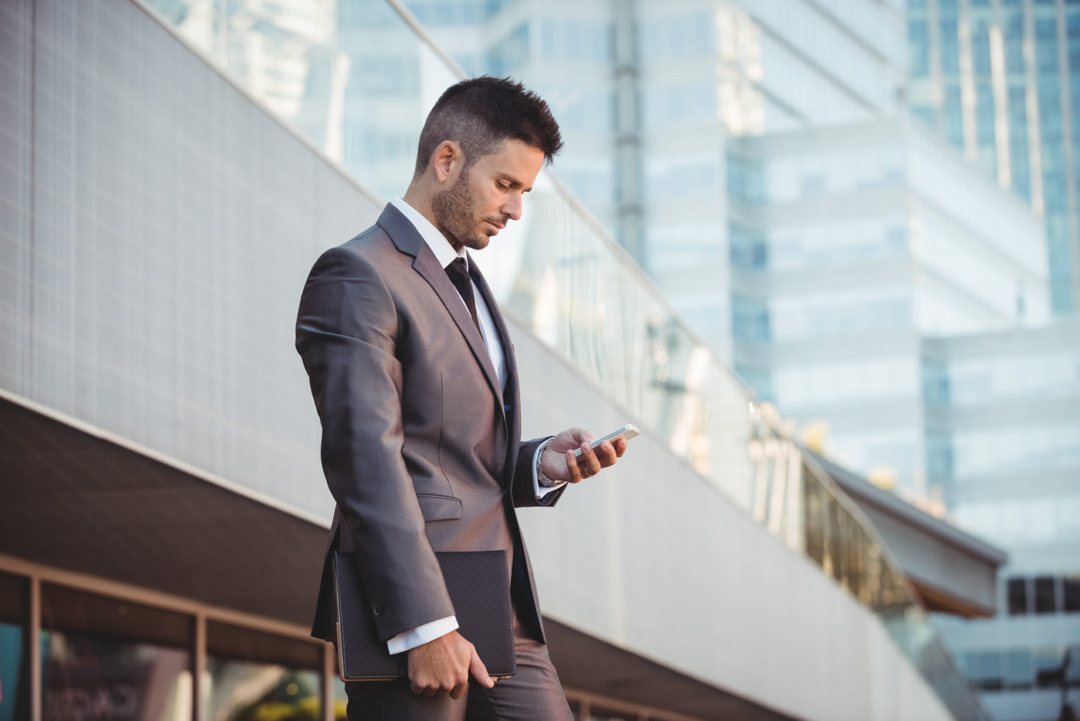 Strata AGM Rules in Queensland — Complete Guide - Vero Voting